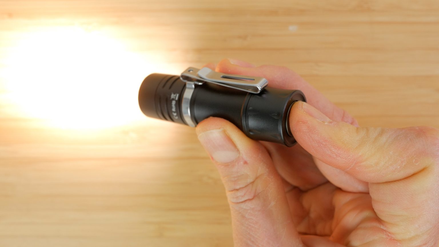 10 Best Pocket Flashlights for EDC (Everyday carry) | Olight vs ...