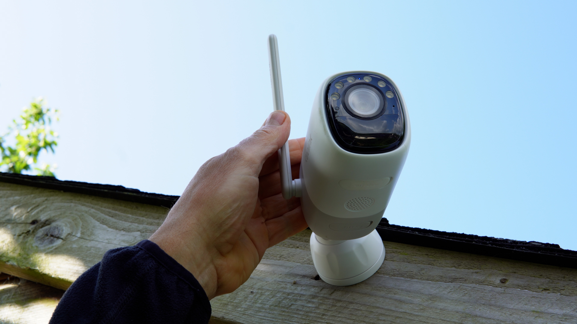 Is This the Best Truly Wireless Security Camera in 2025? Reolink Altas ...