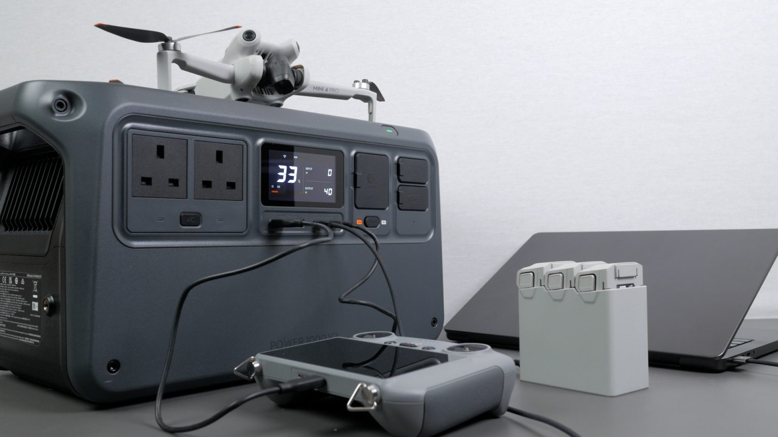 This Compact Power Station Can Output 2600W?! DJI Power 1000 V2 Review ...