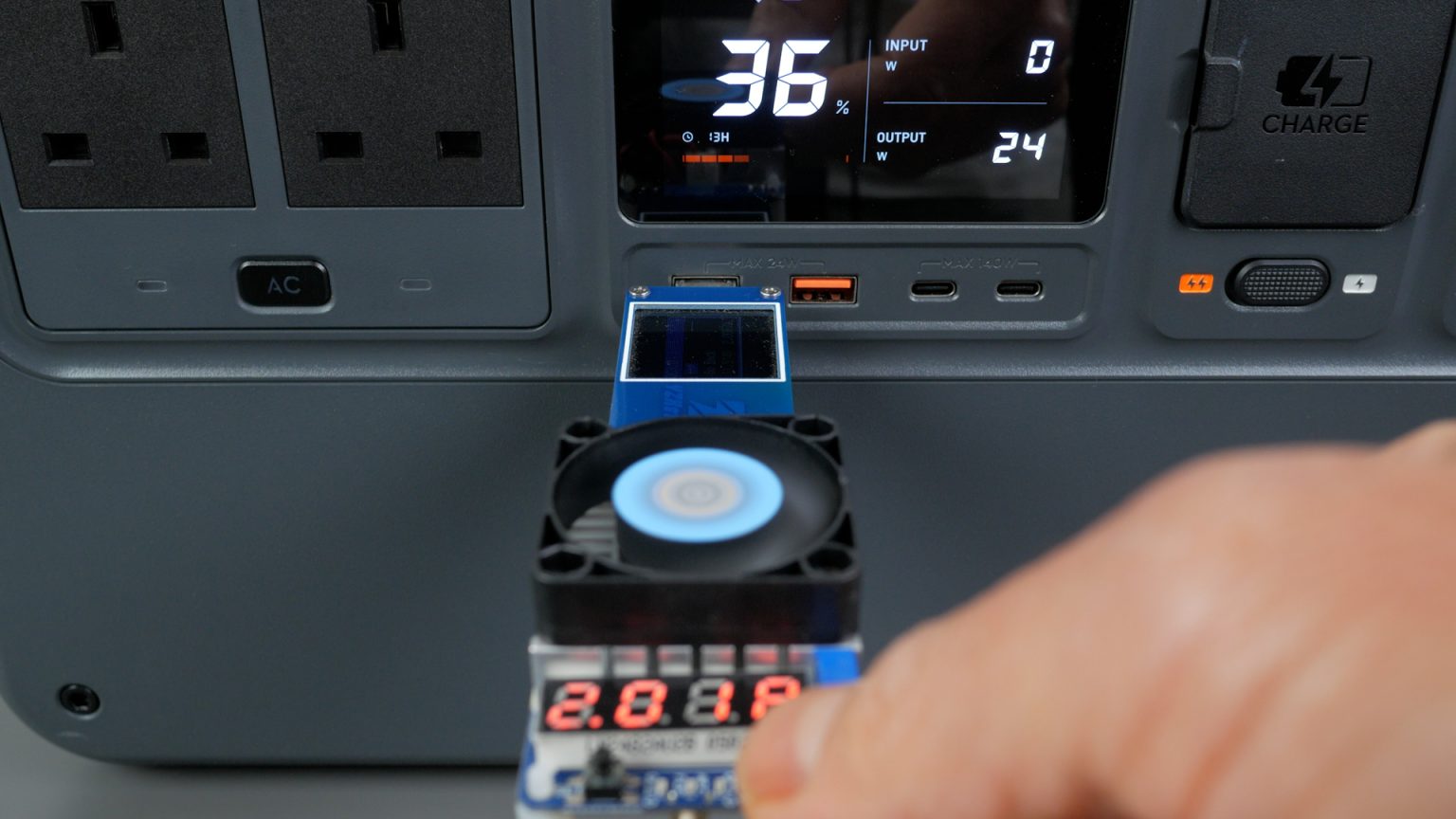 This Compact Power Station Can Output 2600W?! DJI Power 1000 V2 Review ...